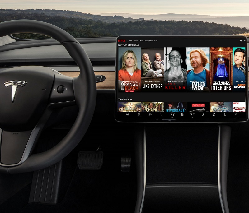 Tesla Netflix Youtube Videolarını İzletecek! Tesla Autopilot Nedir?